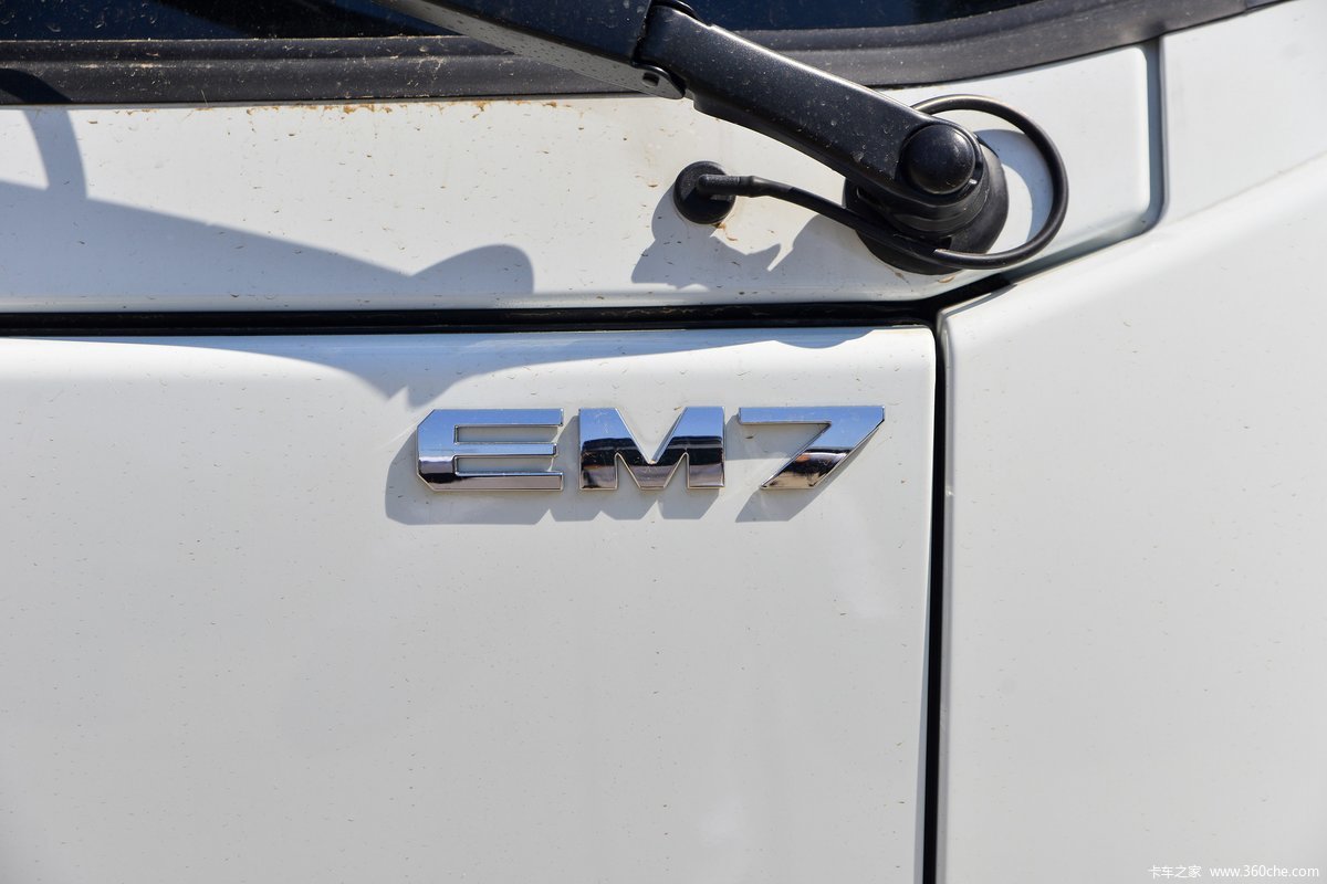 【图】江西五十铃 翼放EM7 152马力 4.08米排半厢式轻卡(JXW5040XXYCDJB2)_实拍图片_1693091_卡车之家