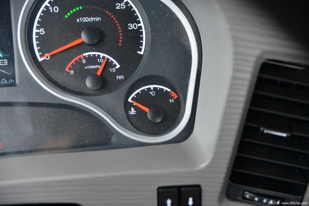 【图】东风商用车 天龙旗舰KX 经典版 560马力 6X4 牵引车(速比3.42)(带液缓)(双油箱)(DFH4250CX7)_实拍图片 ...