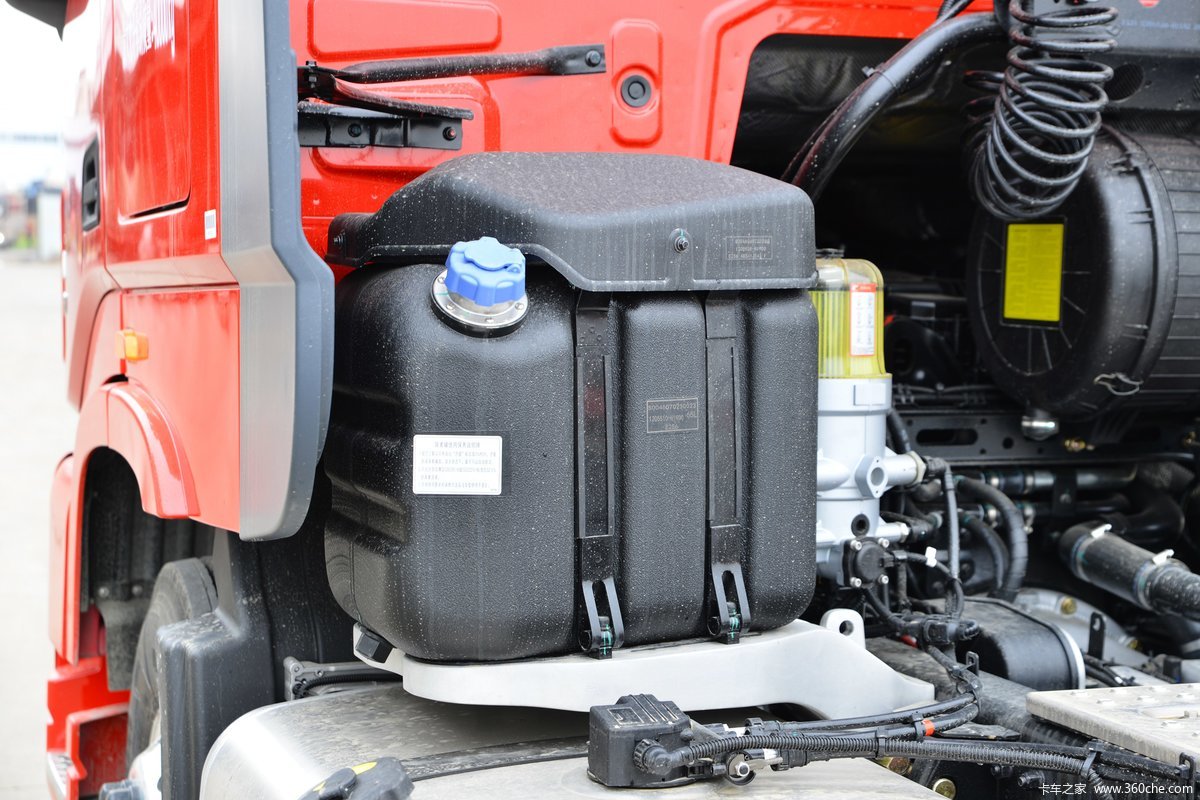 【图】东风商用车 天龙旗舰KX 经典版 560马力 6X4 牵引车(速比3.42)(带液缓)(双油箱)(DFH4250CX7)_实拍图片 ...