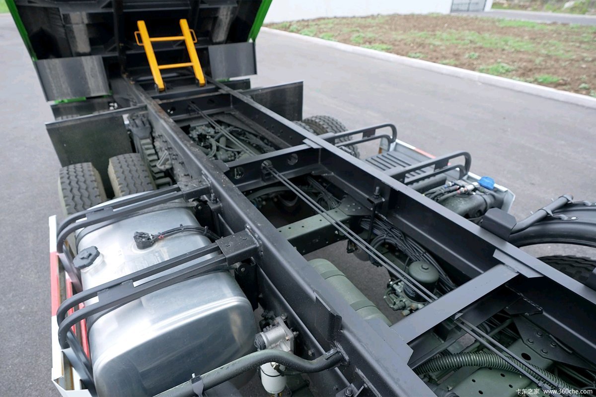 【图】青岛解放 JK6 标准版 350马力 8X4 自卸车(CA3311P28K15L4T4E6A80)_实拍图片_1702951_卡车之家