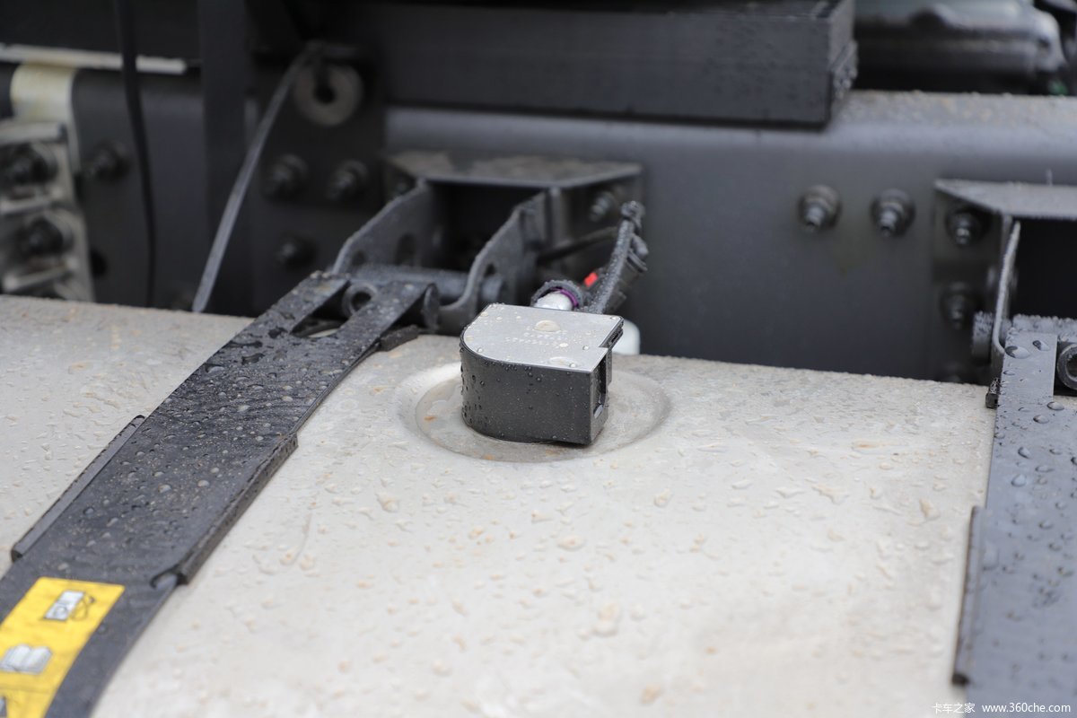 【图】沃尔沃 新FH重卡 高效版 460马力 6X4 自动挡牵引车(国六)_实拍图片_1705089_卡车之家