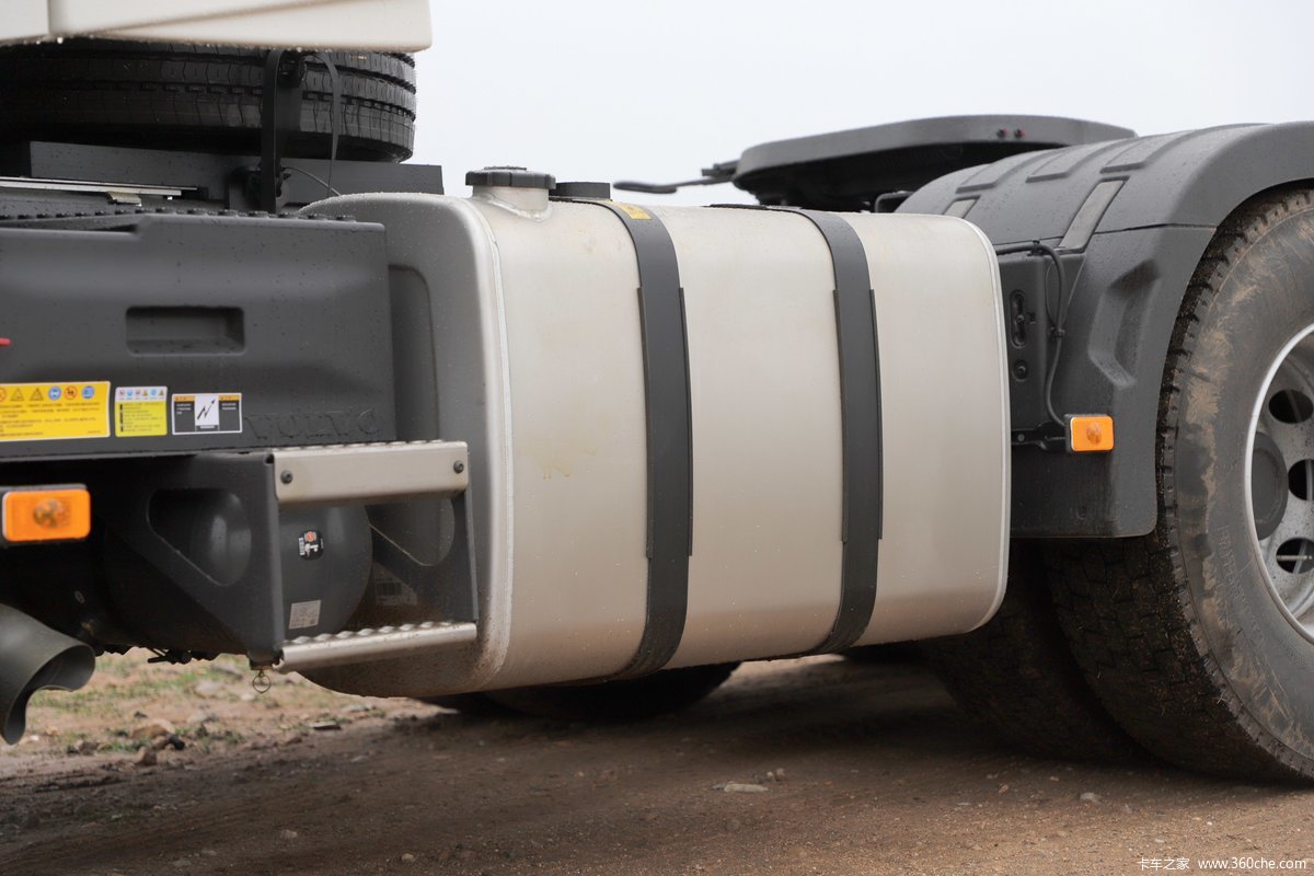 【图】沃尔沃 新FH重卡 高效版 460马力 6X4 自动挡牵引车(国六)_实拍图片_1705089_卡车之家