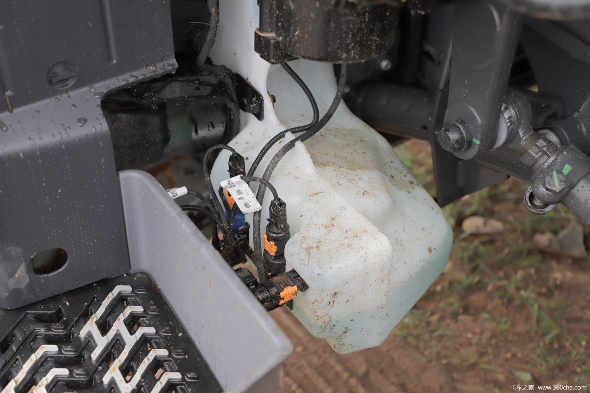 【图】沃尔沃 新FH重卡 高效版 460马力 6X4 自动挡牵引车(国六)_实拍图片_1705089_卡车之家