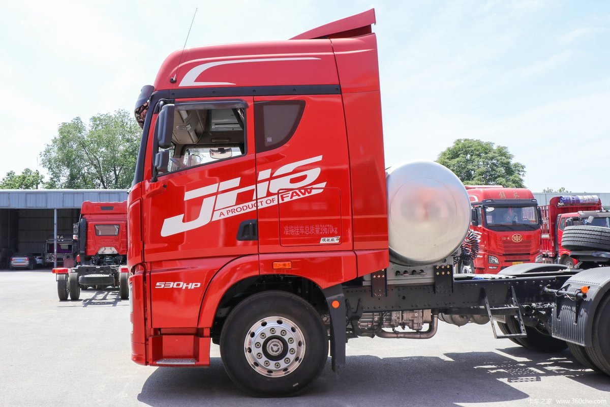 【图】青岛解放 JH6重卡 领航版 四季款 530马力 6X4 LNG牵引车(CA4259P25K15T1NE6A80)_实拍图片_1705842_卡车之家