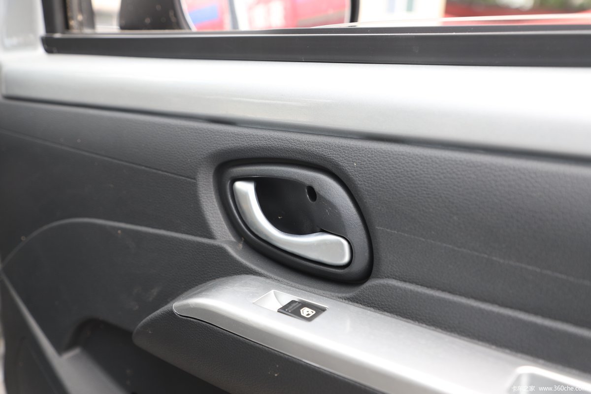 【图】东风 小霸王W08 1.6L 123马力 2.7米双排栏板小卡(国六)(EQ1032D60Q3)_实拍图片_1713518_卡车之家