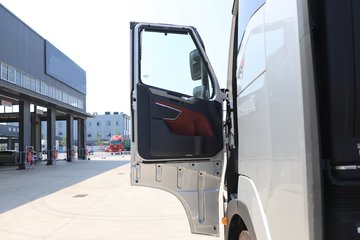 【图】中国重汽 黄河 X7重卡 610马力 6X4 AMT自动档牵引车(ZZ4257Y344XF1)_实拍图片_1714735_卡车之家