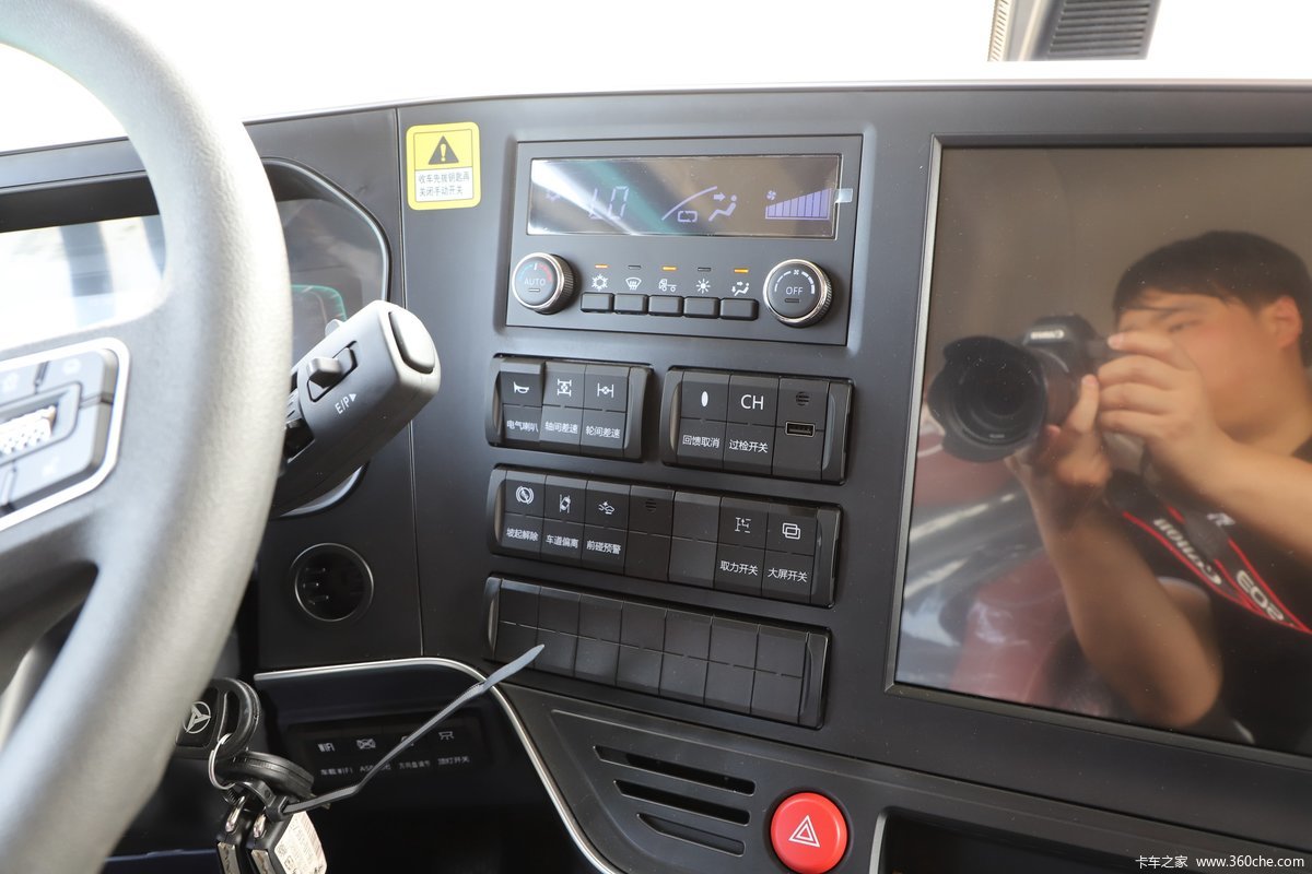 【图】三一重卡 江山EV550 6X4 纯电动牵引车(SYM42503S1BEV1)_实拍图片_1718705_卡车之家