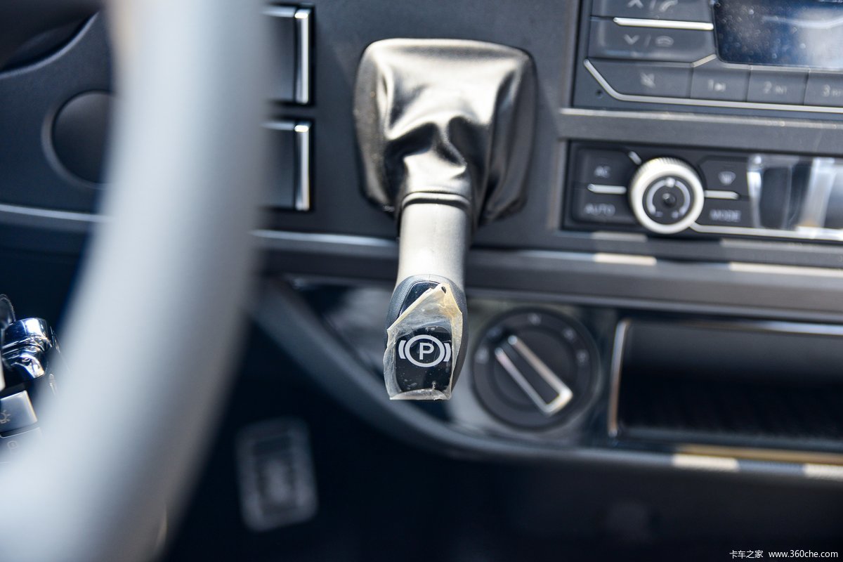 【图】一汽解放 J6E重卡 520马力 4X2 AMT自动档牵引车(CA4180P66K25E6)_实拍图片_1721396_卡车之家