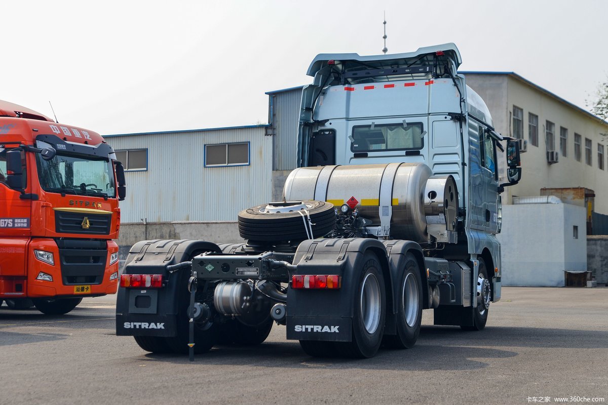 【图】中国重汽 汕德卡SITRAK G7S重卡 530马力 6X4 LNG自动档牵引车(国六)(ZZ4256V384HF1LB)_实拍图片 ...