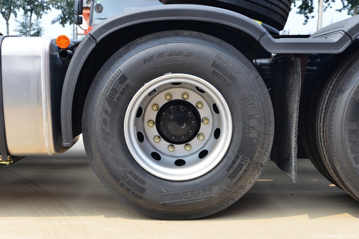 【图】青岛解放 JH6重卡 610马力 6X4 AMT自动档牵引车(CA4258P25K15T1E6A80)_实拍图片_1723581_卡车之家