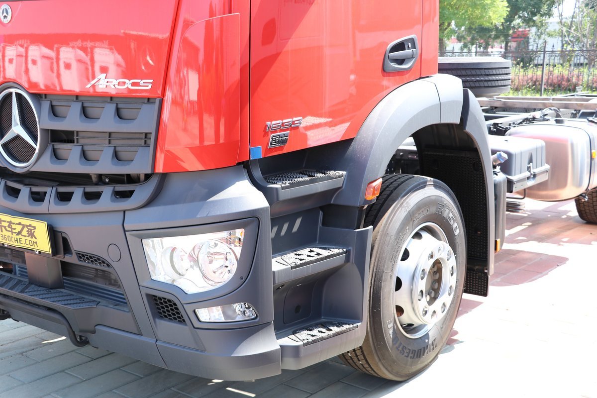 【图】奔驰 Arocs 1833 4X2 消防车底盘(国六)_实拍图片_1731796_卡车之家