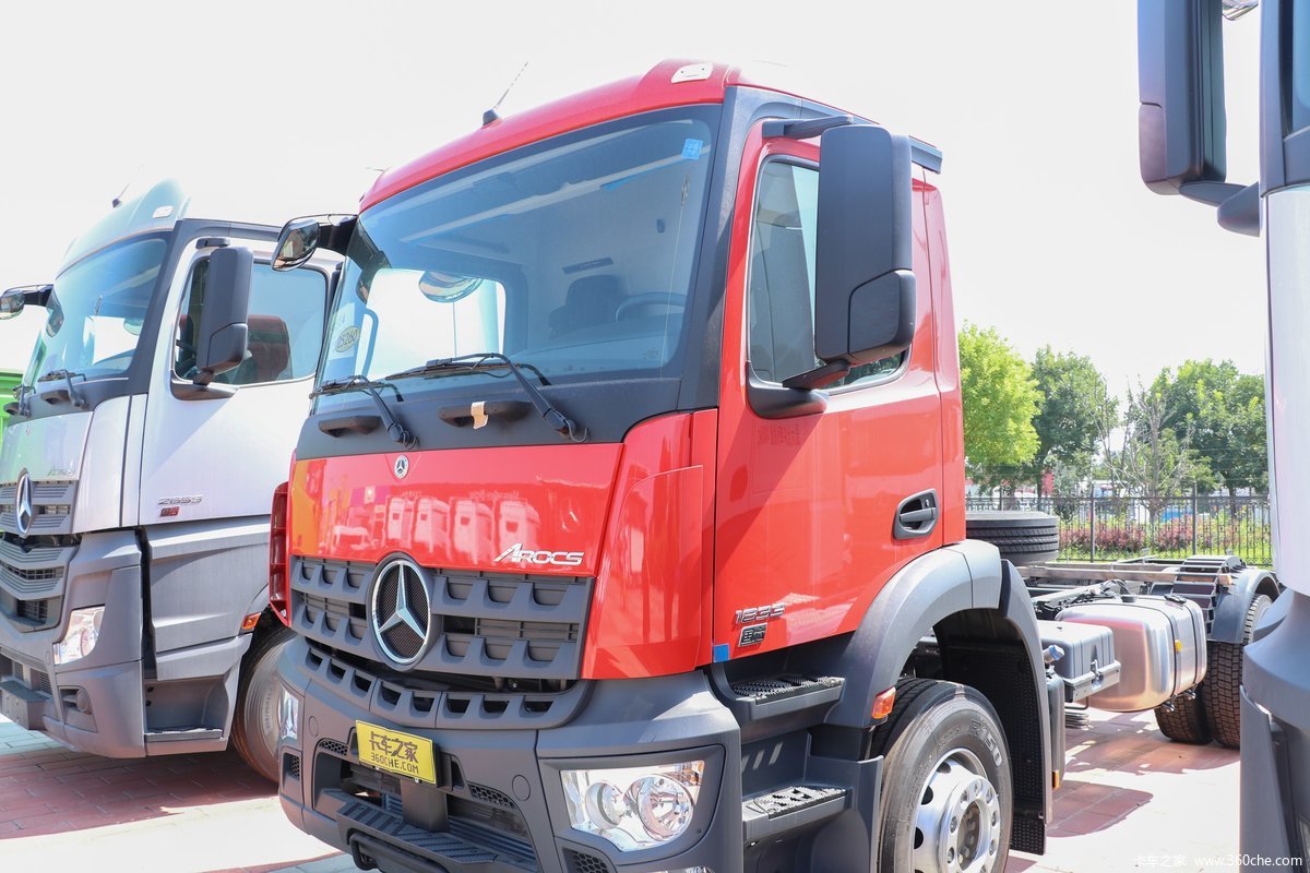 【图】奔驰 Arocs 1833 4X2 消防车底盘(国六)_实拍图片_1731796_卡车之家