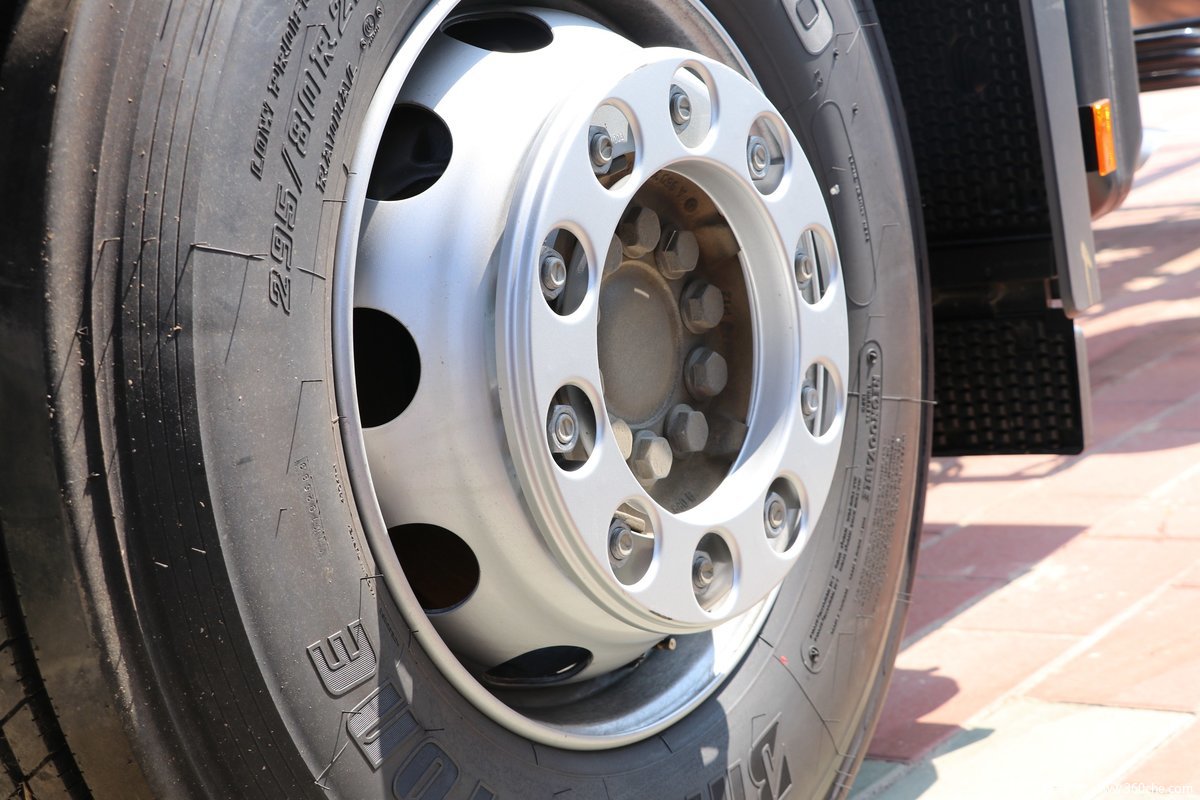 【图】奔驰 Arocs 1833 4X2 消防车底盘(国六)_实拍图片_1731864_卡车之家