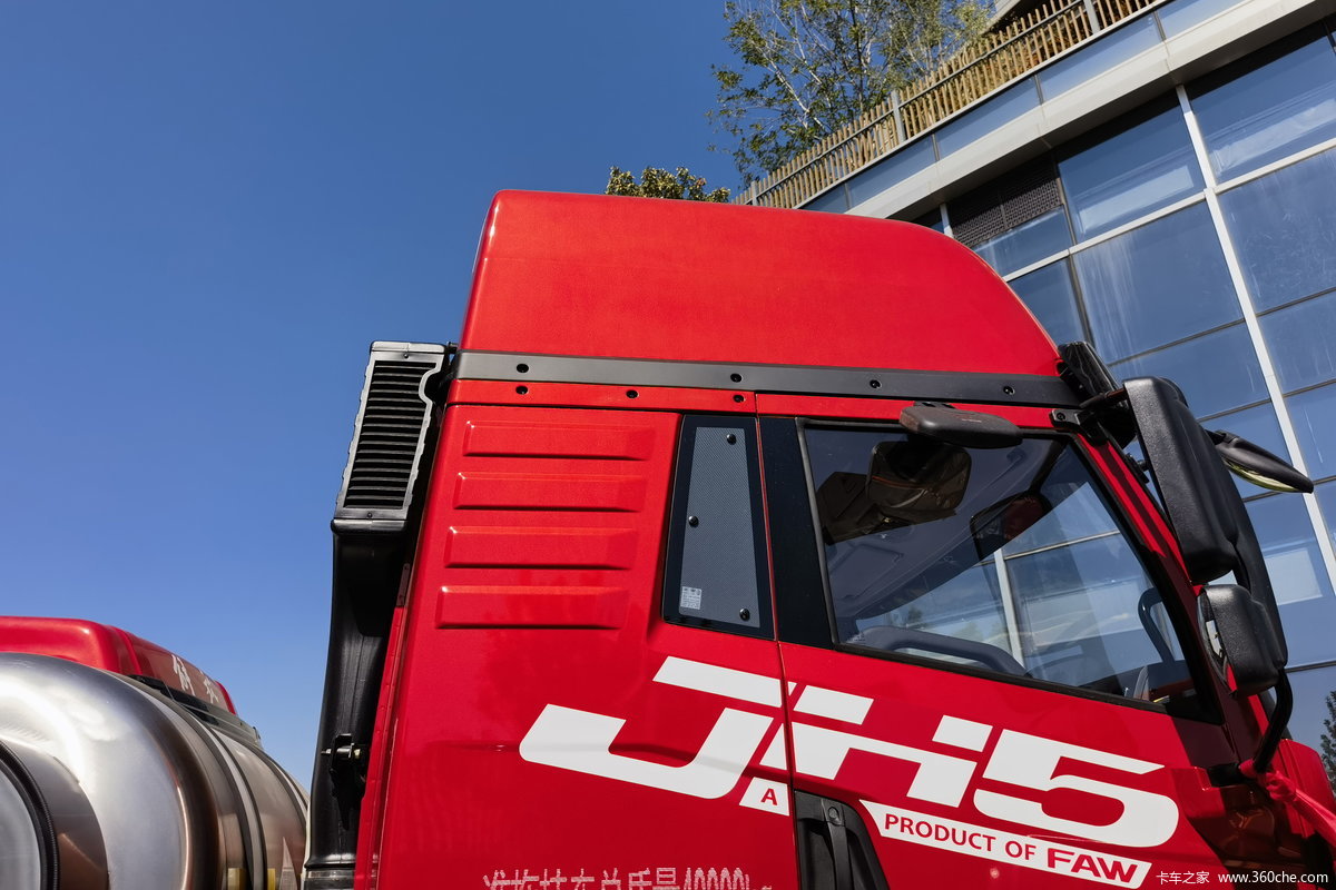 【图】青岛解放 JH5重卡 480马力 6X4 LNG牵引车(液缓)(CA4250P2K8T1NE6A80)_实拍图片_1736518_卡车之家