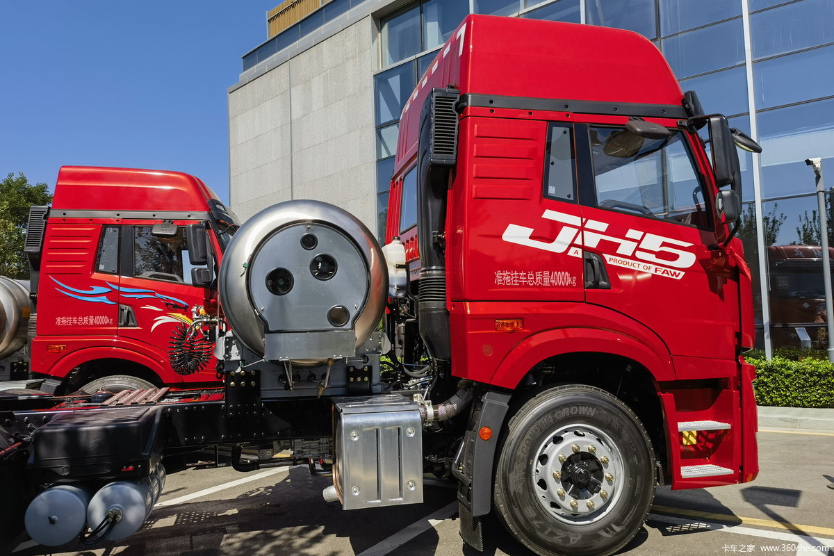 【图】青岛解放 JH5重卡 480马力 6X4 LNG牵引车(液缓)(CA4250P2K8T1NE6A80)_实拍图片_1736533_卡车之家