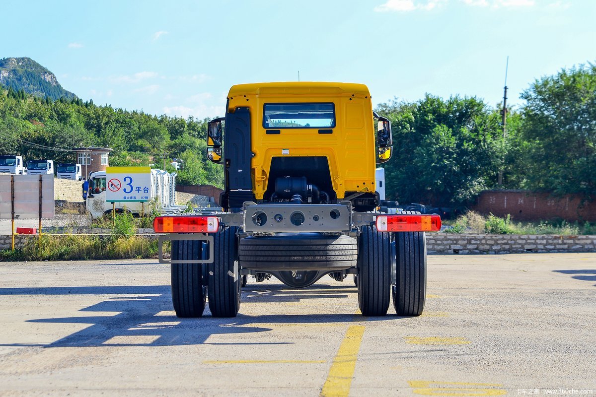 【图】中国重汽 HOWO TX 330马力 6X2 7.8米栏板载货车(国六)(ZZ1257N43CJF1)_实拍图片_1738987_卡车之家