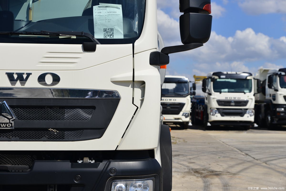 【图】中国重汽 HOWO TX 350马力 6X4 运油车(绿叶牌)(JYJ5267GYYF2)_实拍图片_1740713_卡车之家