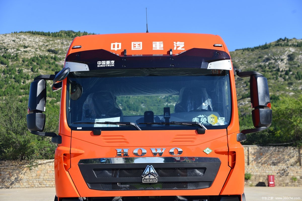 【图】中国重汽 HOWO TX7重卡 480马力 6X4 LNG牵引车(ZZ4257V384HF1LB1)_实拍图片_1742200_卡车之家