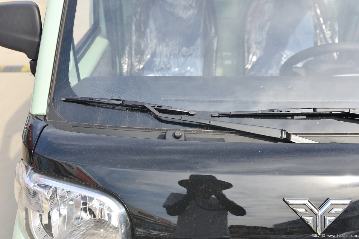 【图】雷驰 仁T10 1.5T 2.015米单排电动栏板微卡(HLD1020P1B2BEV)12.3kWh_实拍图片_1744790_卡车之家