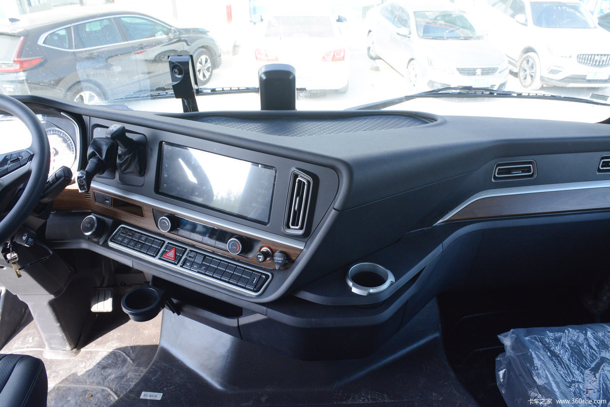 【图】中国重汽 HOWO TH7重卡 570马力 6X4 AMT自动挡牵引车(国六)(ZZ4257V324HF1B)_实拍图片_1748698 ...