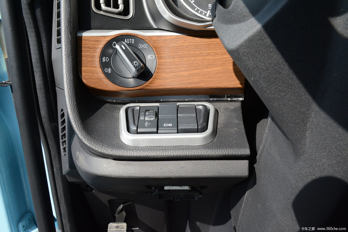 【图】中国重汽 HOWO TH7重卡 570马力 6X4 AMT自动挡牵引车(国六)(ZZ4257V324HF1B)_实拍图片_1748701 ...