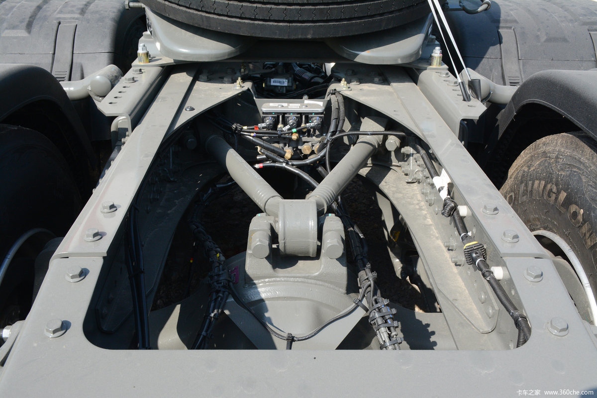 【图】中国重汽 HOWO TH7重卡 570马力 6X4 AMT自动挡牵引车(国六)_实拍图片_1748735_卡车之家