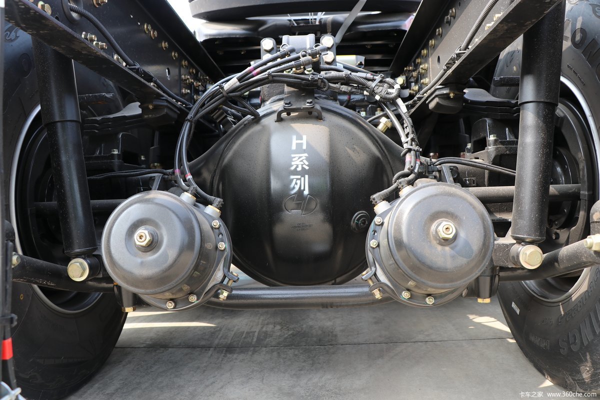 【图】陕汽重卡 德龙X6000 菁英版 530马力 6X4 LNG自动档牵引车(SX4189GD1Q2)_实拍图片_1749609_卡车之家