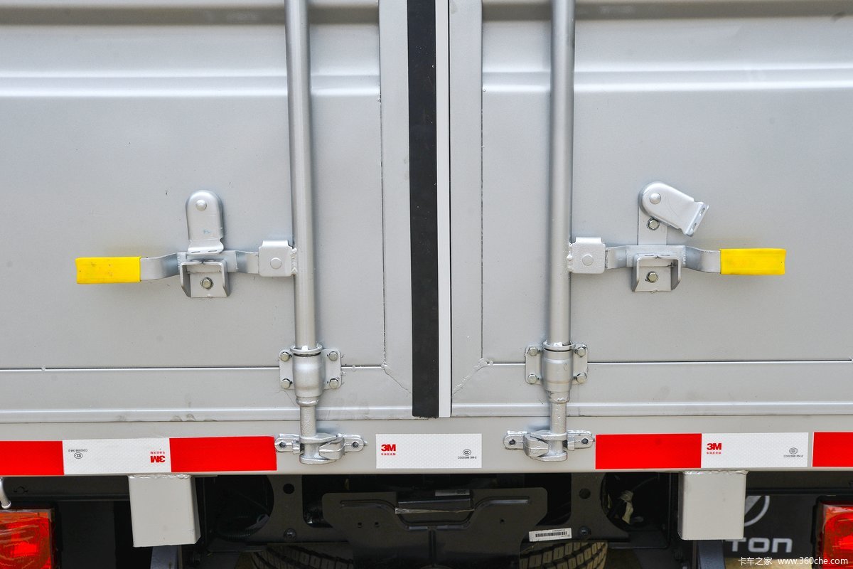 【图】福田 欧马可S3 170马力 4.8米排半仓栅式轻卡(BJ5128CCYGJFA-AB1)_实拍图片_1753473_卡车之家