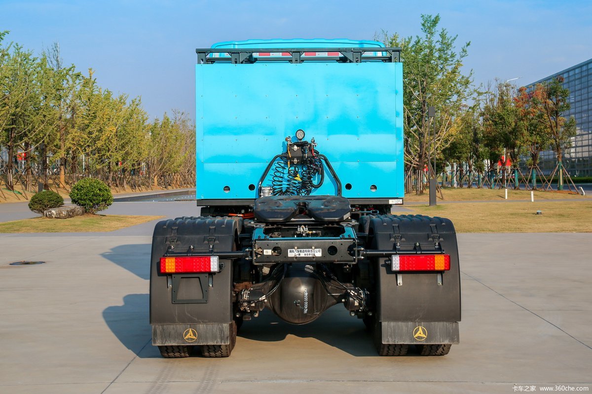 【图】三一重卡 江山SE 6X4 换电式纯电动牵引车(HQC42503SWSEV2)388kWh_实拍图片_1753600_卡车之家