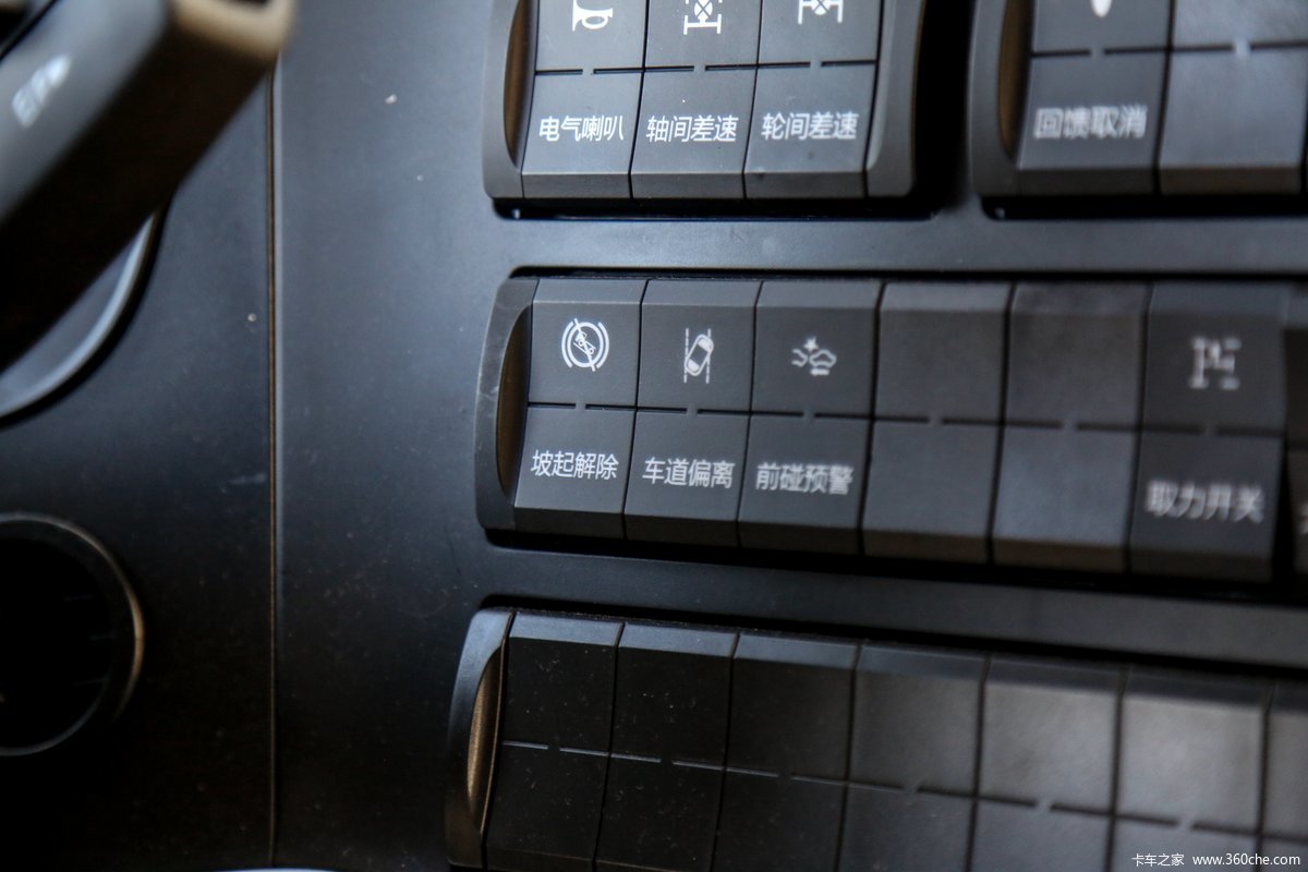 【图】三一重卡 江山SE 6X4 换电式纯电动牵引车(HQC42503SWSEV2)388kWh_实拍图片_1753653_卡车之家