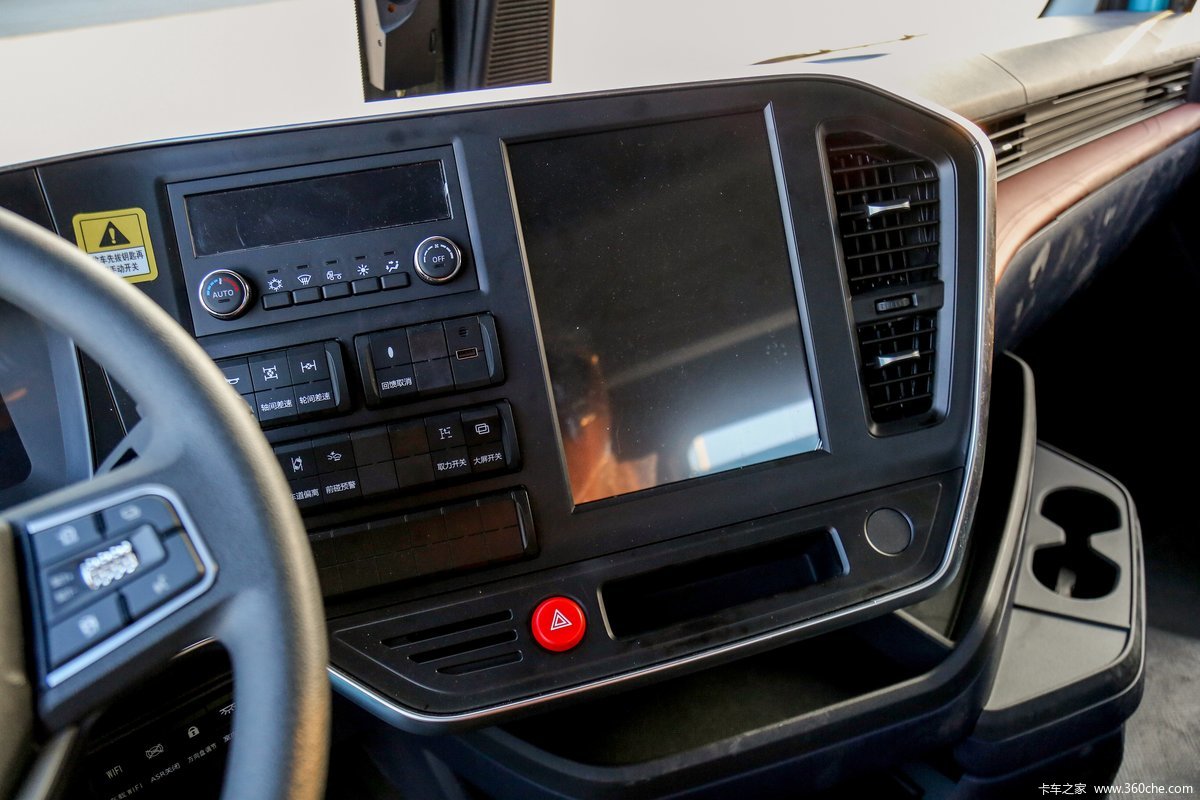 【图】三一重卡 江山SE 6X4 换电式纯电动牵引车(HQC42503SWSEV2)388kWh_实拍图片_1753653_卡车之家