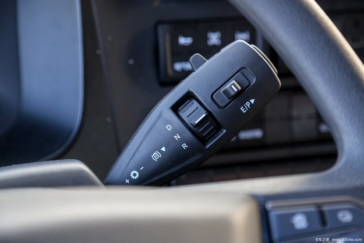 【图】三一重卡 江山SE 6X4 换电式纯电动牵引车(HQC42503SWSEV2)388kWh_实拍图片_1753653_卡车之家