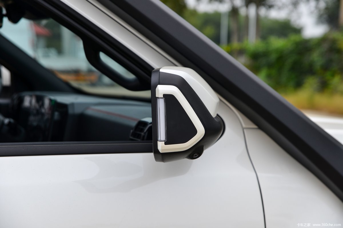 【图】江铃 大道 敢探者 无界款 2.3T柴油 177马力 自动四驱 标轴双排皮卡_实拍图片_1754861_卡车之家