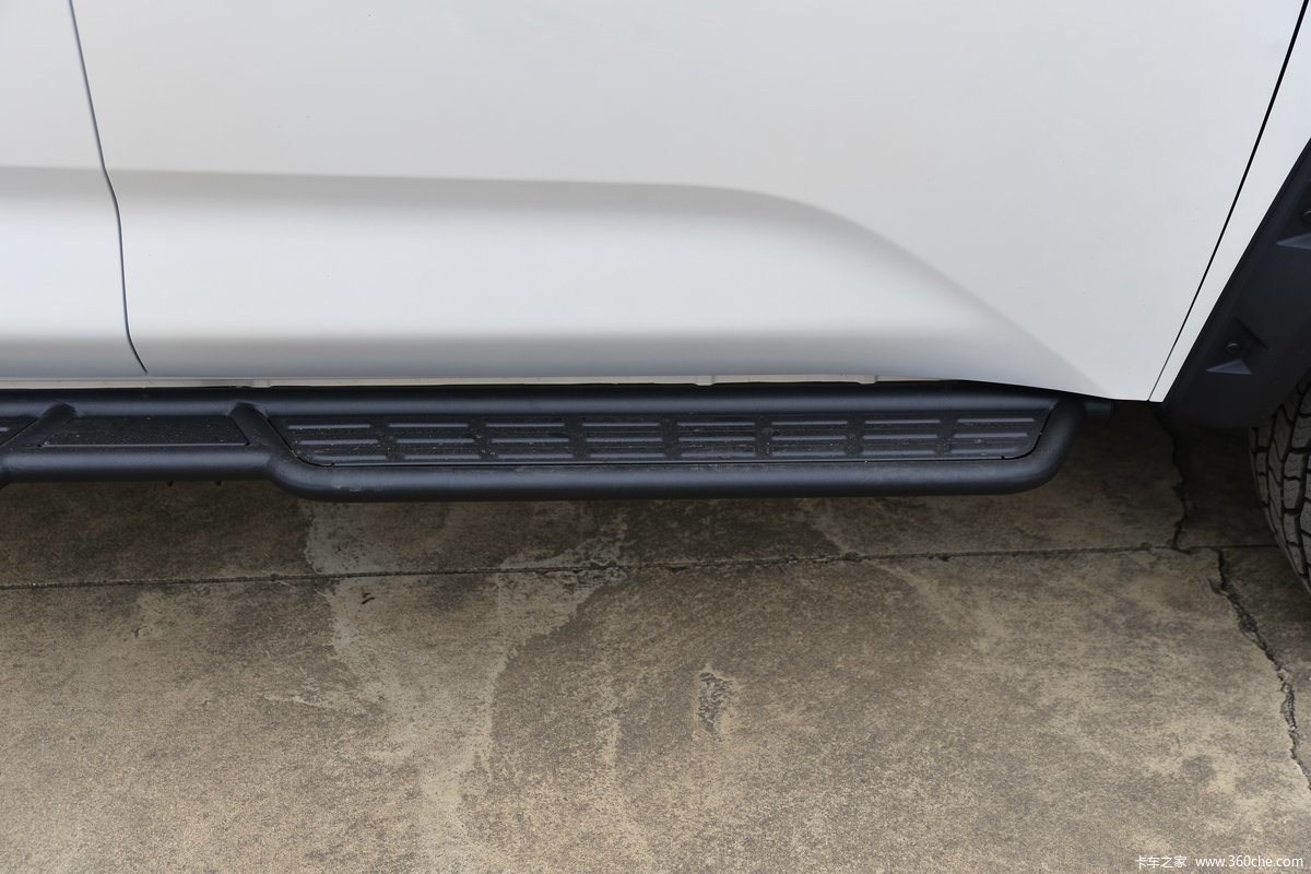 【图】江铃 大道 敢探者 无界款 2.3T柴油 177马力 自动四驱 标轴双排皮卡_实拍图片_1754861_卡车之家