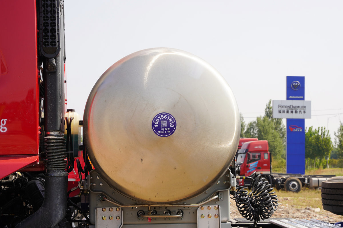 【图】东风柳汽 乘龙H5 500马力 6X4 LNG牵引车(LZ4250H7DM1)_实拍图片_1764734_卡车之家