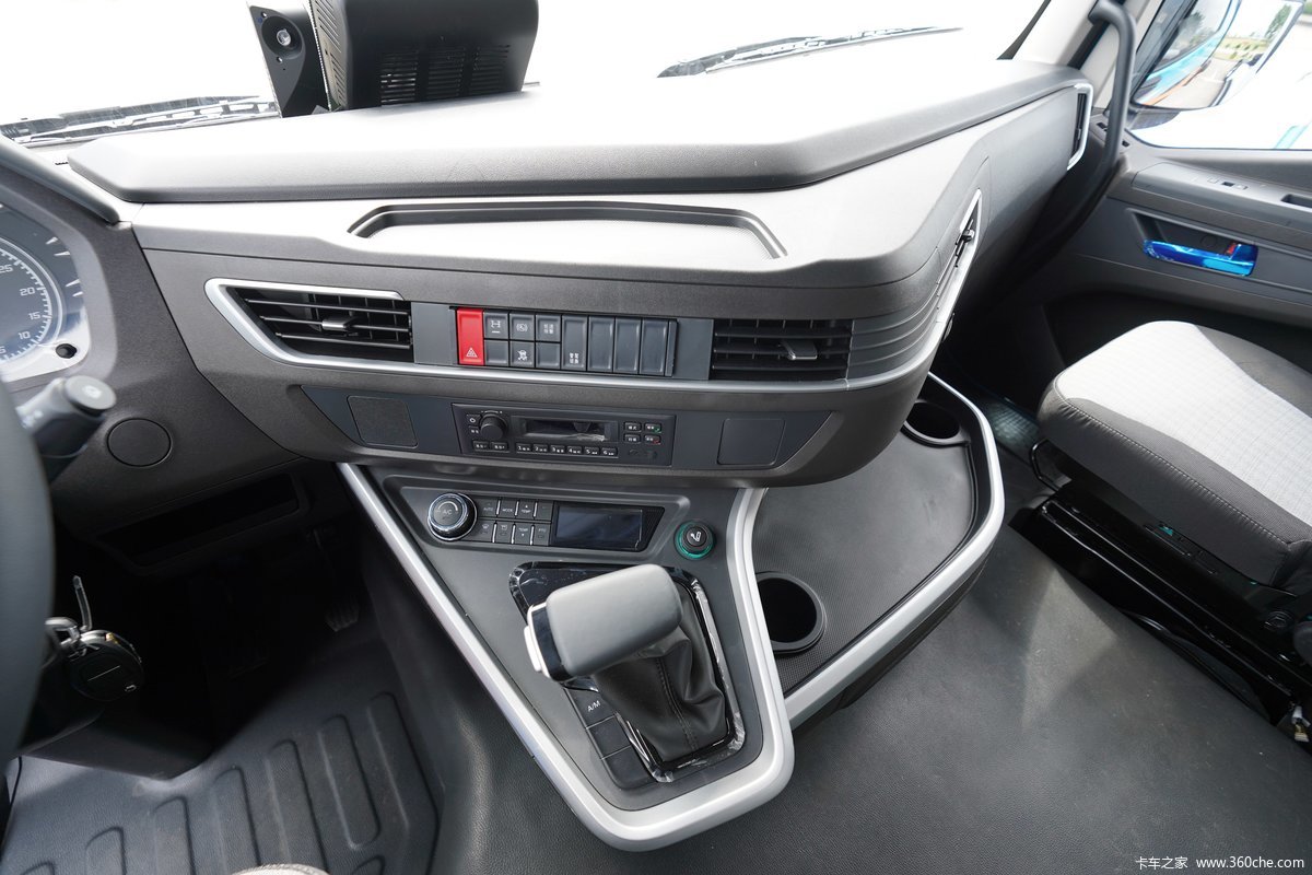 【图】上汽红岩 杰狮H6 标准版 4X2 换电式纯电动牵引车(带液缓)(CQ4180BEVSS21S)350.07kWh_实拍图片 ...