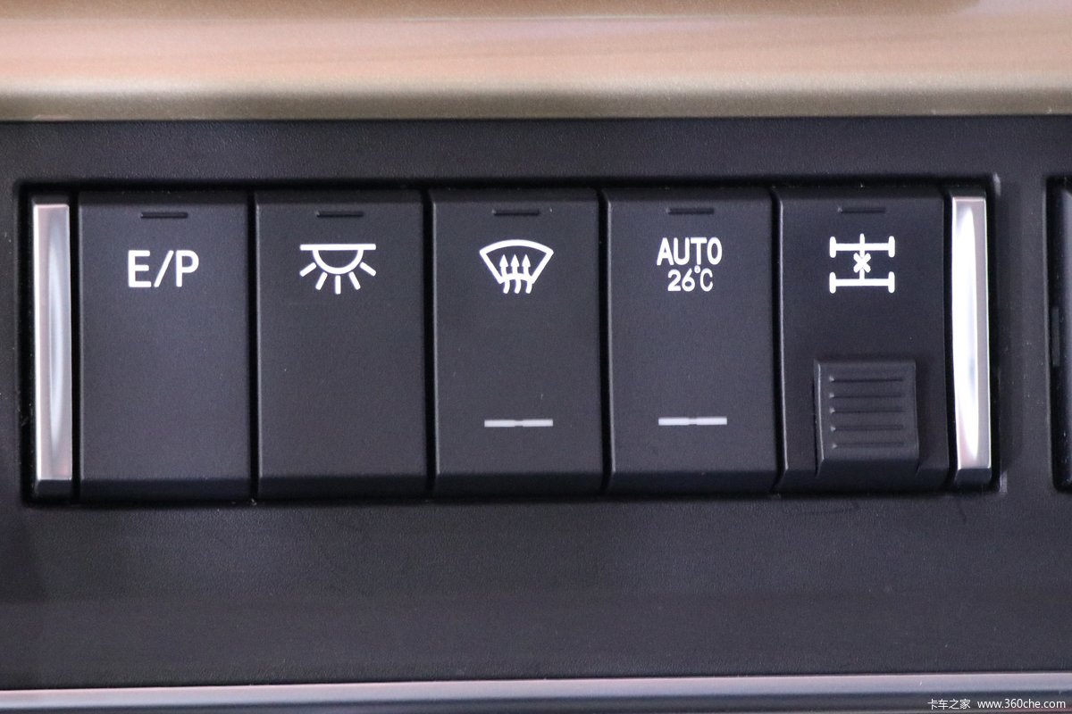 【图】东风柳汽 乘龙HK 680马力 6X4 AMT自动档牵引车(法士特变速箱)(LZ4252H7DC1)_实拍图片_1770893_卡车之家