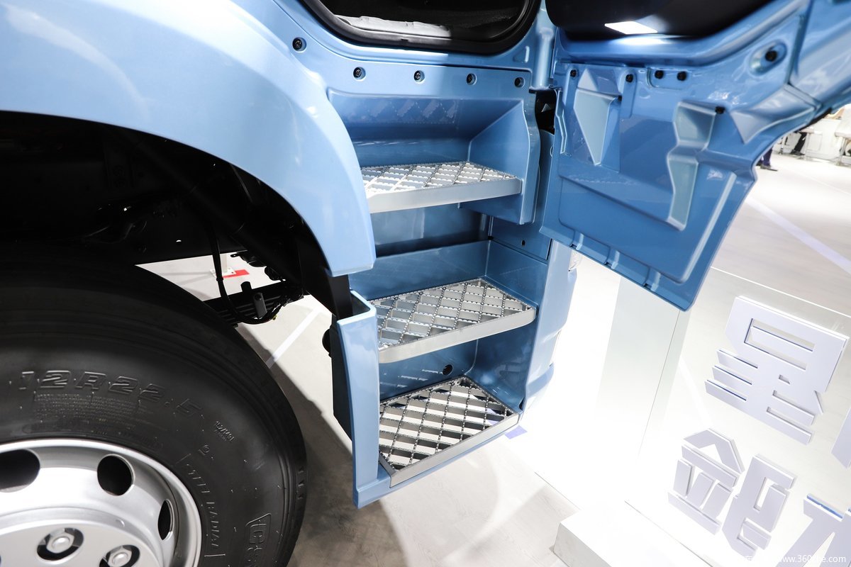 【图】一汽解放 J6P重卡 6X4 换电式纯电动牵引车(CA4250P66T1BEV)281.91kWh_实拍图片_1772170_卡车之家