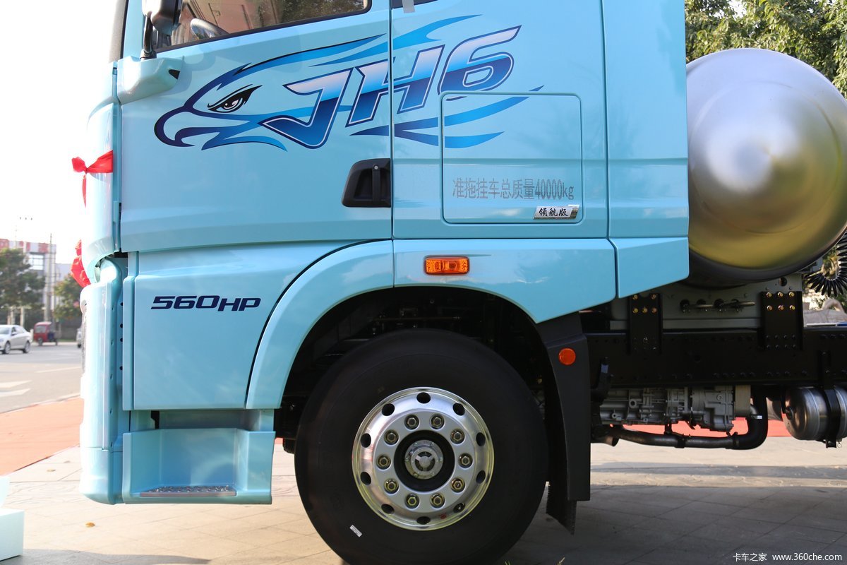 【图】青岛解放 JH6重卡 领航版2.0 560马力 6X4 LNG自动档牵引车(CA4258P25K15T1NE6A81)_实拍图片_1736510_卡车之家