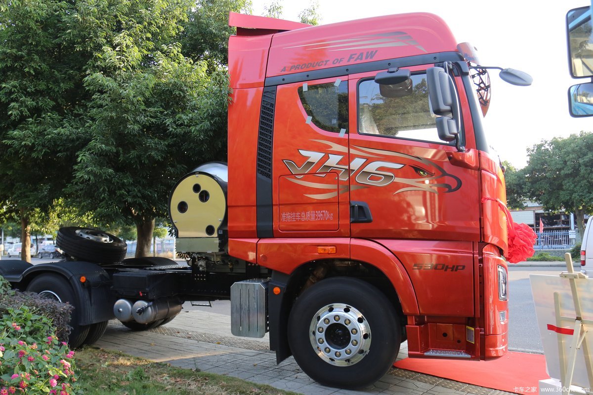 【图】青岛解放 JH6 领航版2.0 530马力 6X4 LNG牵引车(一汽解放12档)(CA4250P25K8T1NE6A80)_实拍图片_1778535_卡车之家