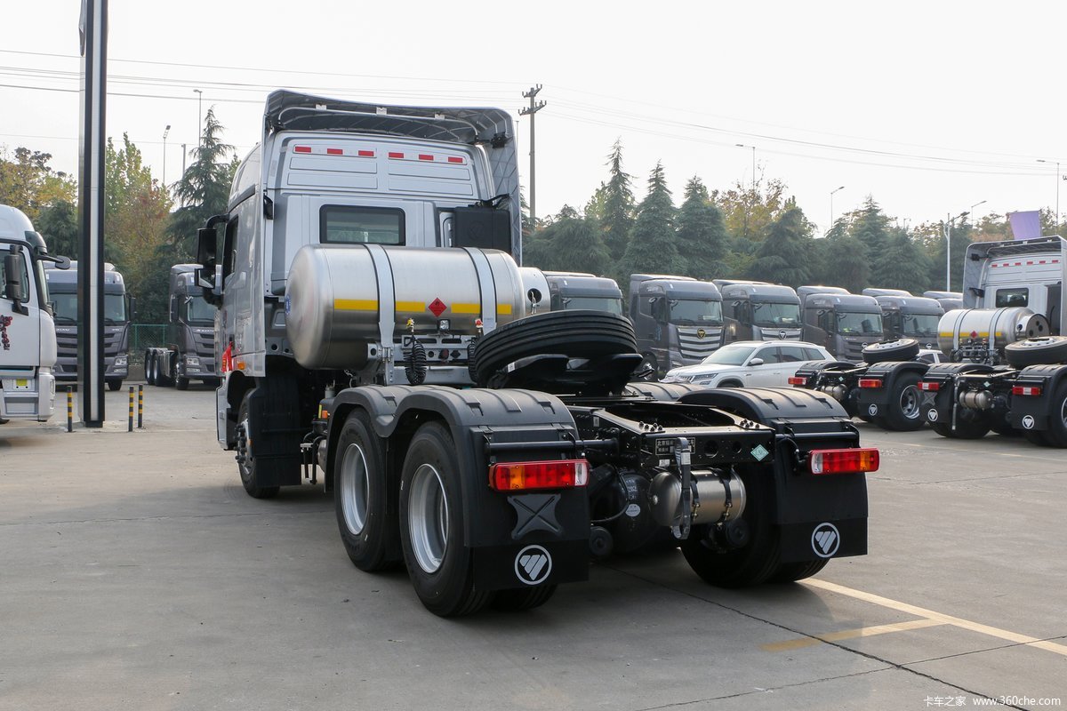 【图】福田 欧曼GTL 质享版 460马力 6X4 LNG牵引车(BJ4259L6DLL-10)_实拍图片_1778889_卡车之家