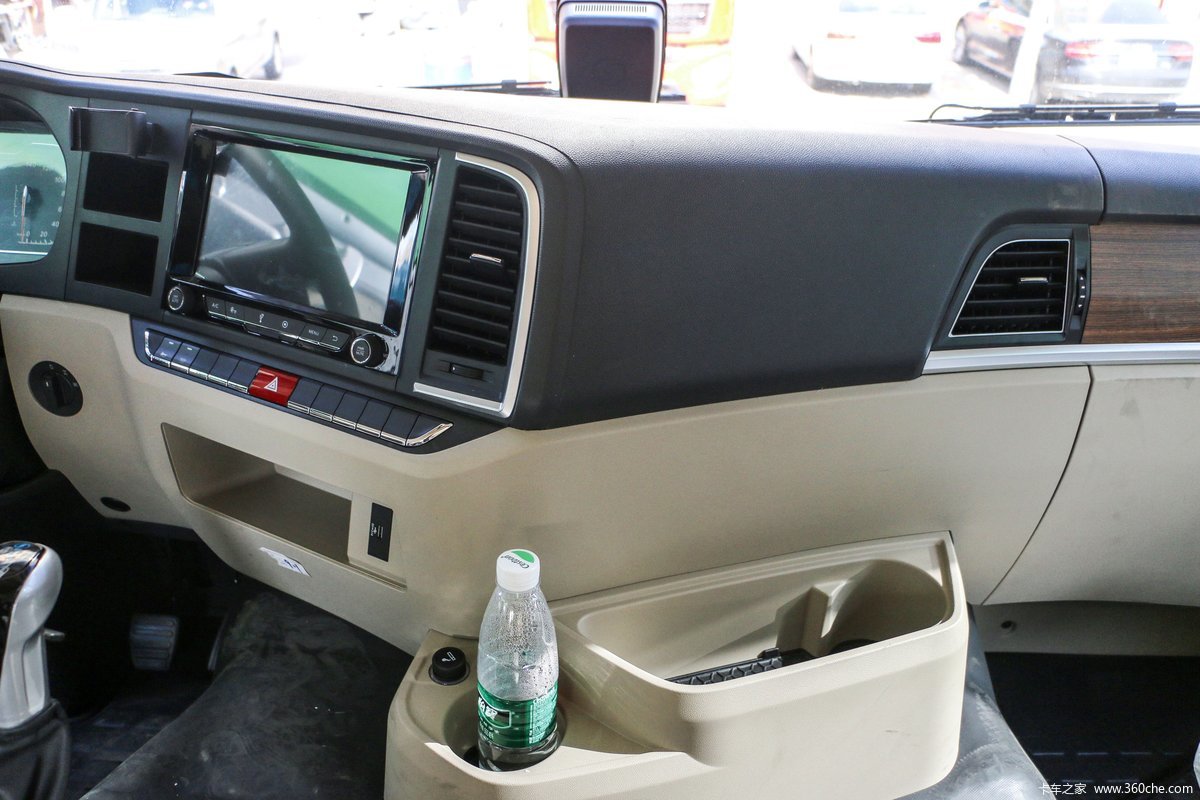 【图】陕汽重卡 德龙X3000 经典版 480马力 6X4 LNG牵引车(SX4259XD4TLQ1)_实拍图片_1779113_卡车之家