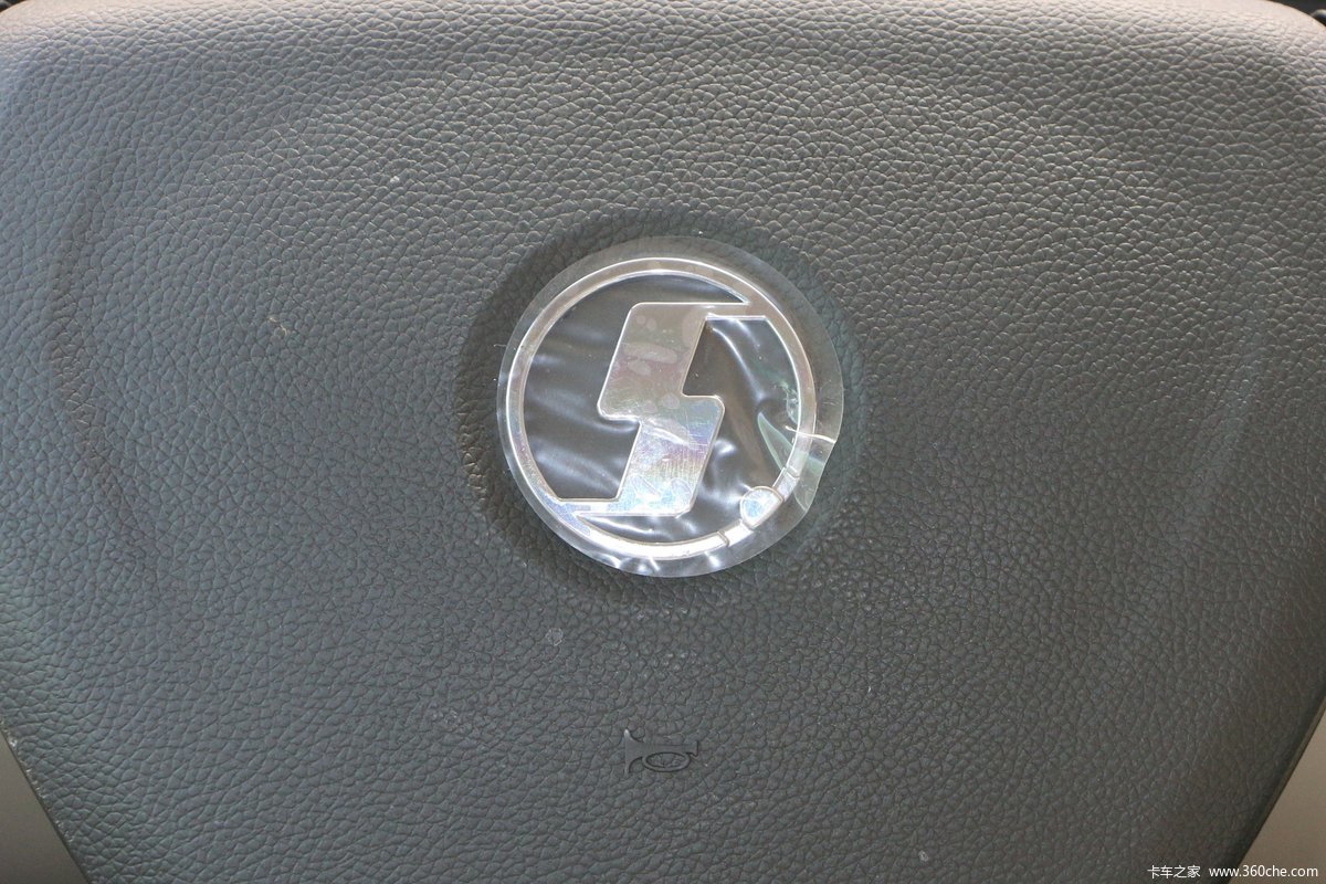 【图】陕汽重卡 德龙X3000 经典版 480马力 6X4 LNG牵引车(SX4259XD4TLQ1)_实拍图片_1779113_卡车之家