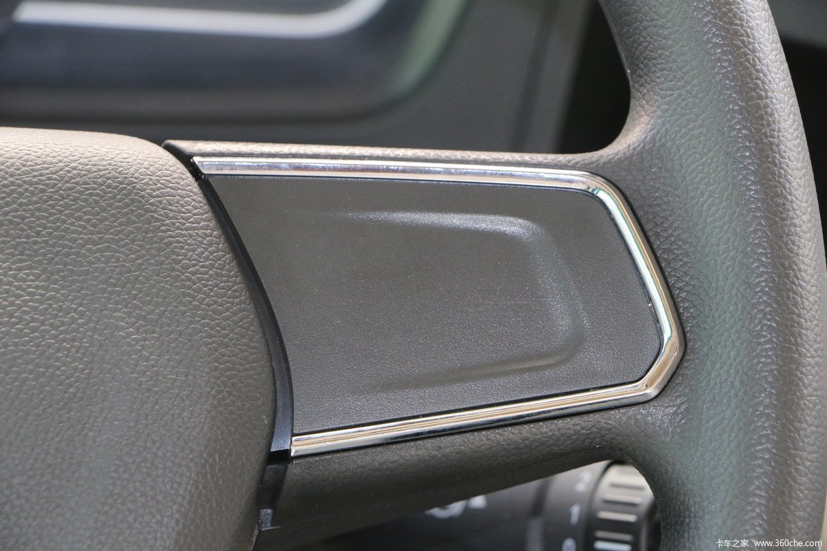 【图】陕汽重卡 德龙X3000 经典版 480马力 6X4 LNG牵引车(SX4259XD4TLQ1)_实拍图片_1779113_卡车之家