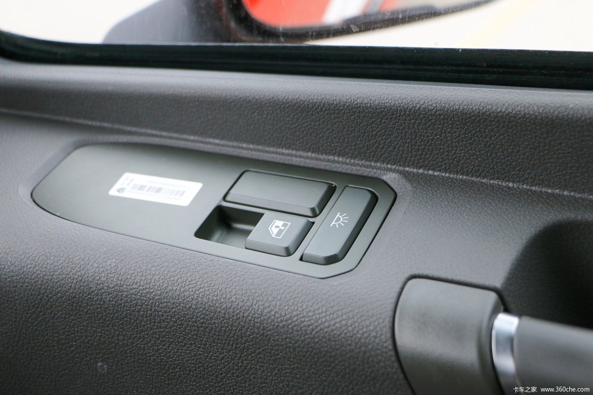 【图】中国重汽 HOWO Max重卡 轻奢版 460马力 6X4 CNG牵引车(红色)(ZZ4257V424KF1CH)_实拍图片 ...