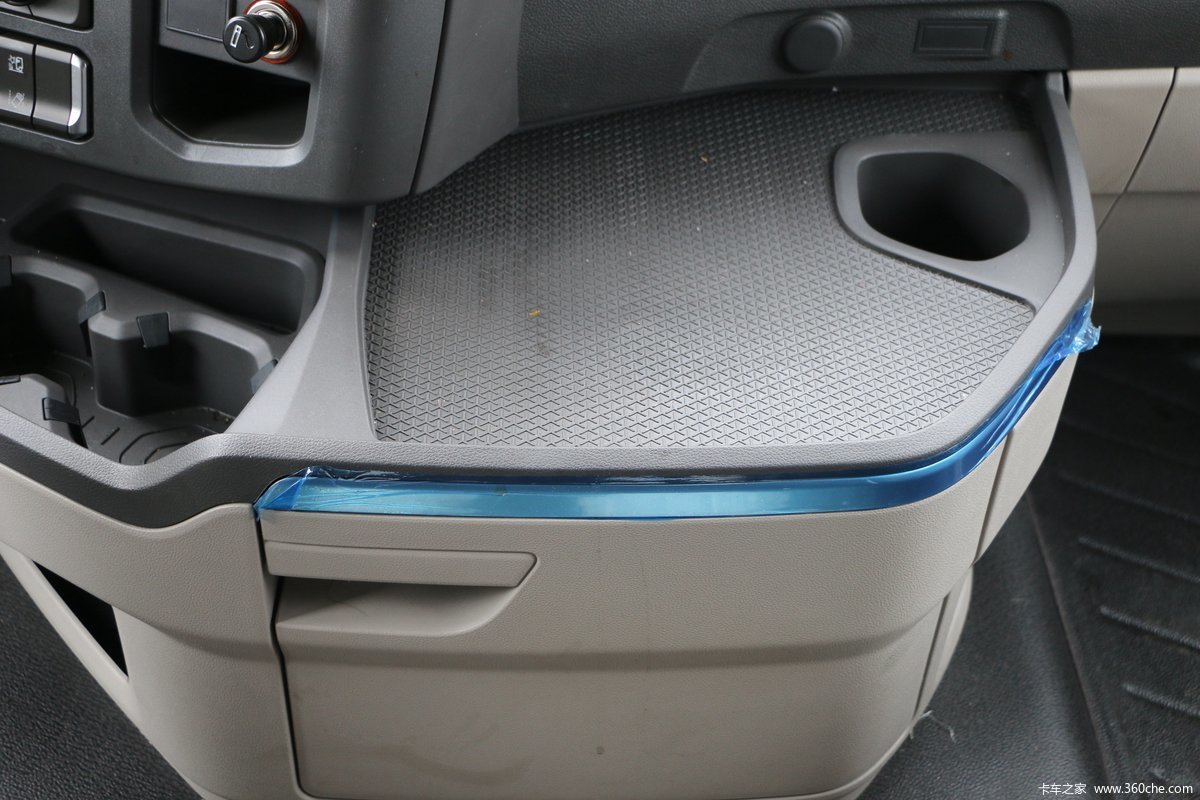 【图】中国重汽 HOWO Max重卡 轻奢版 460马力 6X4 CNG牵引车(红色)(ZZ4257V424KF1CH)_实拍图片 ...