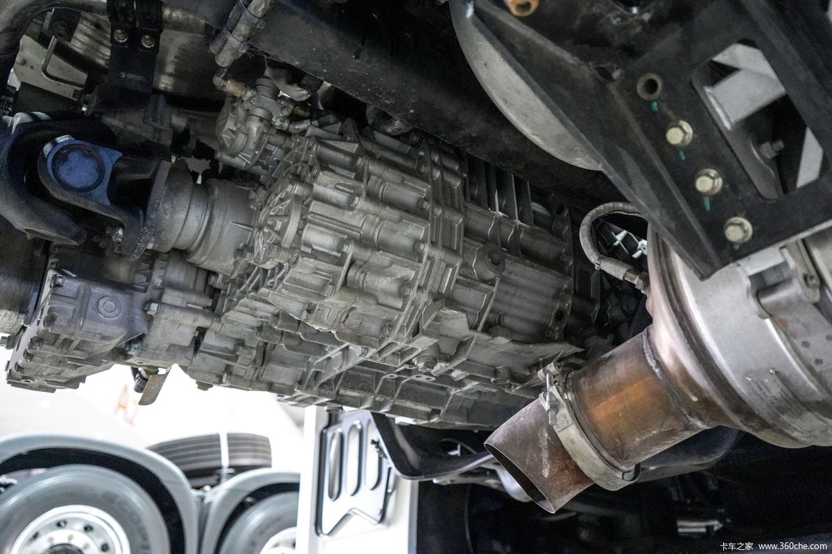 【图】陕汽重卡 德龙X6000 旗舰版 580马力 6X4 柴油/LNG双燃料牵引车(液缓)(SX4259GD4TLH1)_实拍图片 ...