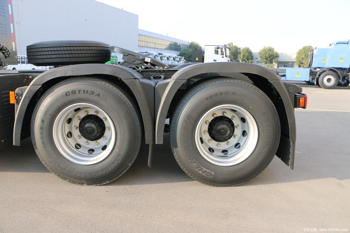 【图】徐工重卡 漢風E7 6X4 纯电动牵引车(XGA4256BEVWC)422.87kWh_实拍图片_1784536_卡车之家