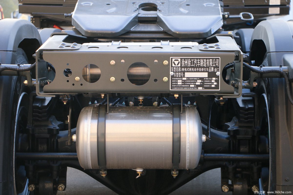 【图】徐工重卡 漢風E7 6X4 换电式纯电动牵引车(XGA4254BEVWCA)281.91kWh_实拍图片_1785693_卡车之家