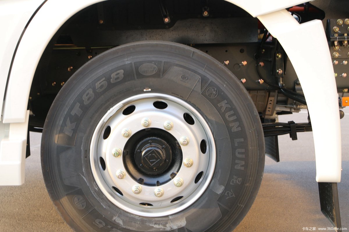 【图】徐工重卡 漢風E7 6X4 换电式纯电动牵引车(XGA4254BEVWCA)281.91kWh_实拍图片_1785693_卡车之家